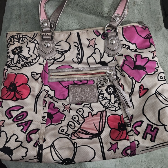 Coach | Bags | Coach Poppy Graffiti Kyra Glam Limited Edition Bag ...